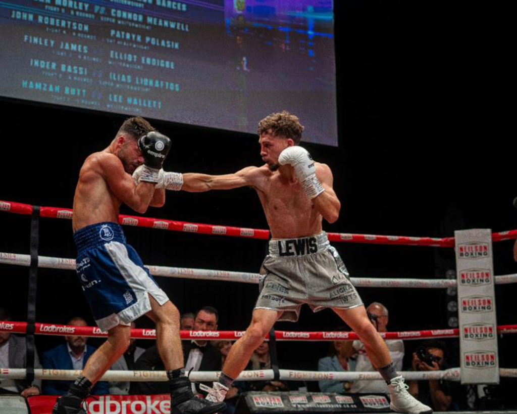 Undefeated Swindon boxer feels anything is possible for him - Neilson ...